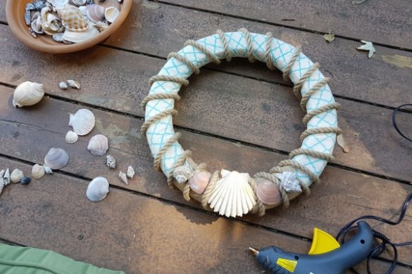DIY Shell Wreath - Ask Mama MOE