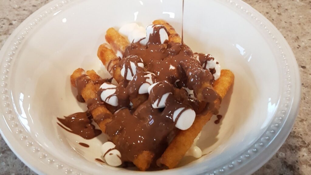 Chocolats Favoris Poutine Ask Mama MOE - Ask Mama MOE